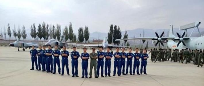 China’s Su-30 versus Pakistani JF-17 fighters in drill