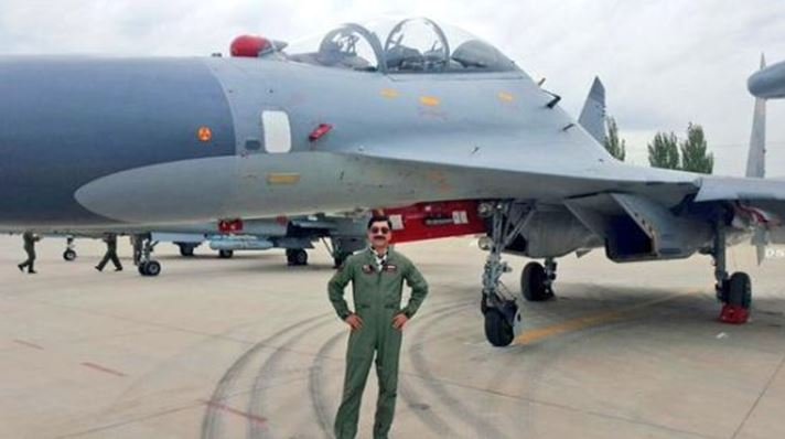 China’s Su-30 versus Pakistani JF-17 fighters in drill