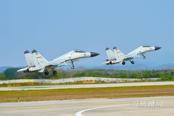 Two-seat Taihang-engine J-11 fighters take military exercises | China ...