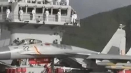 J-15D carrier-borne electronic warfare fighter enters service