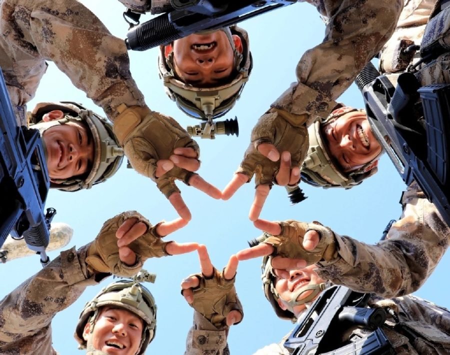 Chinese airborne corps hold photography contest