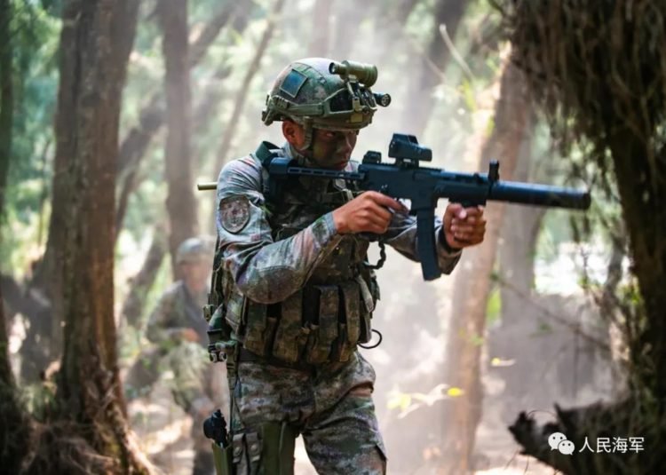 Chinese navy special forces conduct jungle raid drill