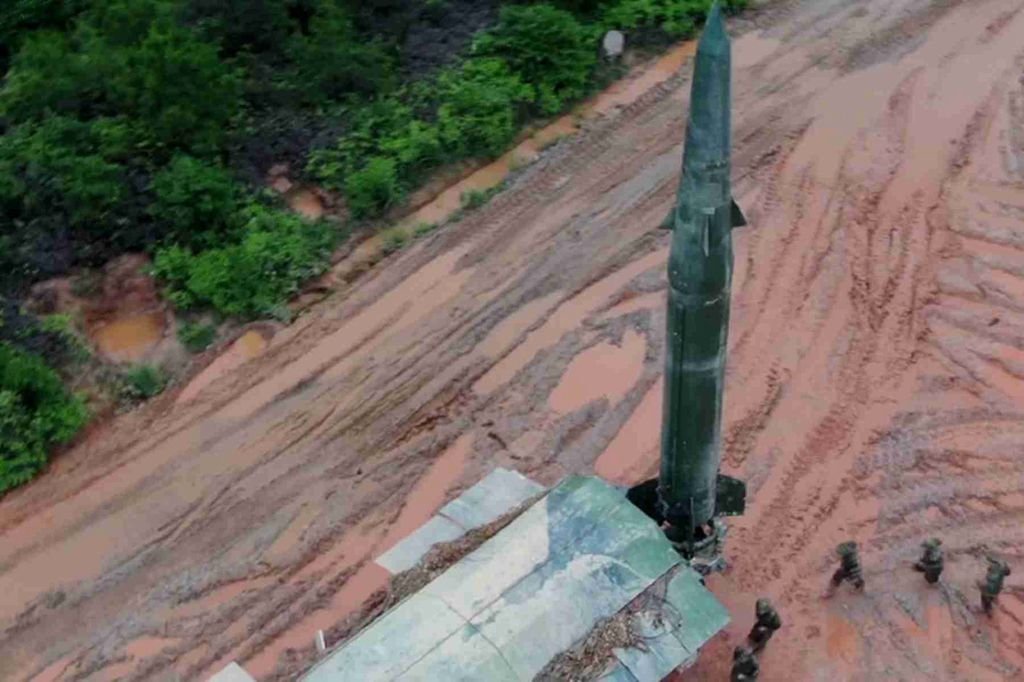 DF-15 ballistic missiles erected with muddy water