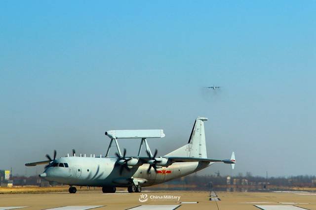 China’s Navy Reveals Rare Appearance of Gaoxin-8 Electronic Warfare ...